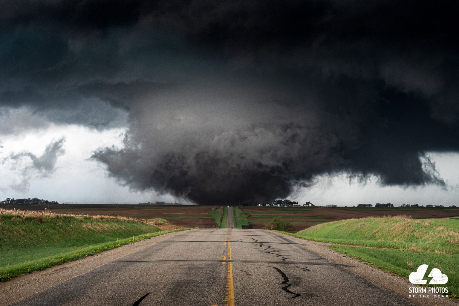2024: Tornado Photo of the Year: Finalists - Storm Photos of the Year